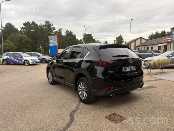 Black Mazda CX-5 2022 in Jekabpils, with an engine capacity of 2.00 L and mileage of 64 thousand km for 18500 €, photo 6 on AUTOMOTO.COM.LV