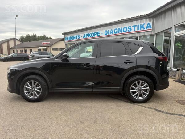 Black Mazda CX-5 2022 in Jekabpils, with an engine capacity of 2.00 L and mileage of 64 thousand km for 18500 €, photo 7 on AUTOMOTO.COM.LV