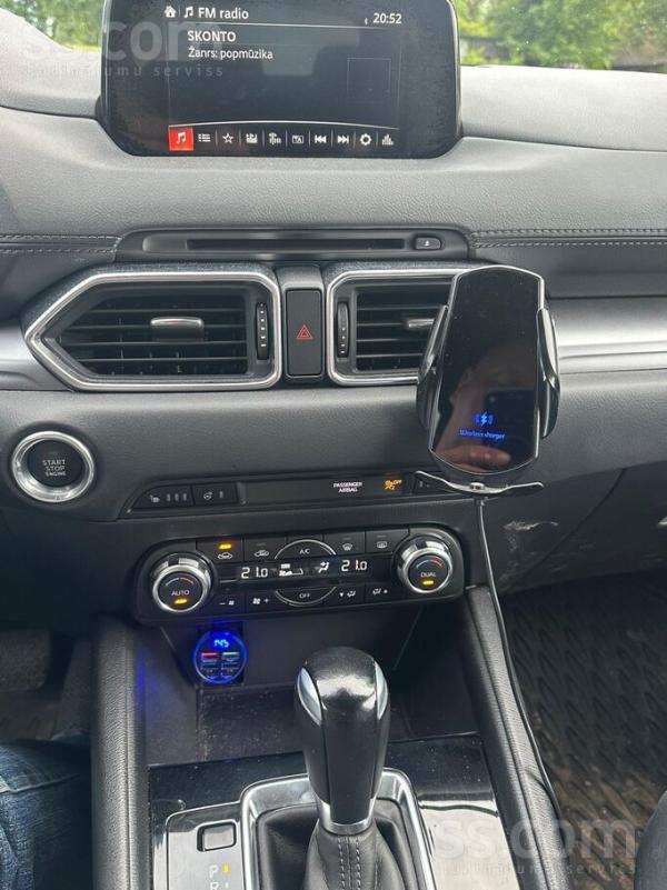 Black Mazda CX-5 2018 in Riga, with an engine capacity of 2.00 L and mileage of 100 thousand km for 17100 €, photo 5 on AUTOMOTO.COM.LV