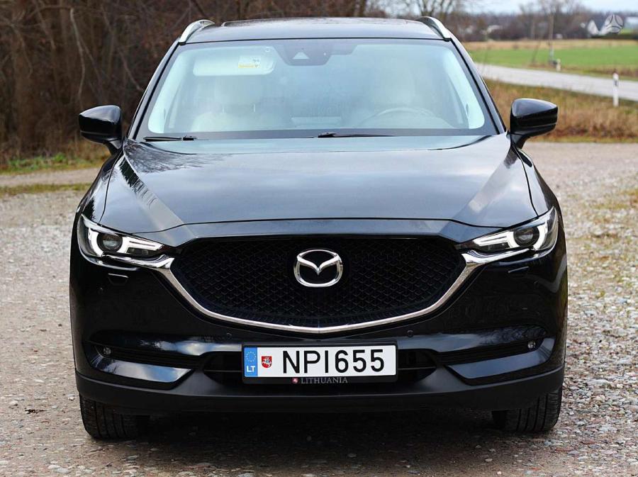 Black Mazda CX-5 2017 in Kretinga, with an engine capacity of 2.50 L and mileage of 65 thousand km for 16999 €, photo 2 on AUTOMOTO.COM.LV