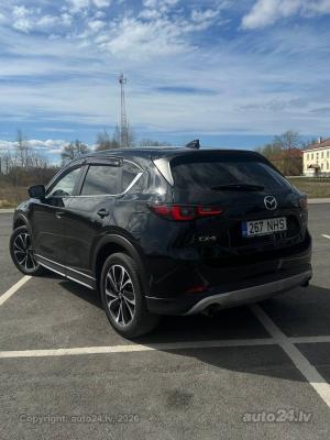 Melns Mazda CX-5 2022 Narva, ar dzinēja tilpumu 2.50 L un nobraukumu 66 tūkst. km par 28500 €, foto 4 vietnē AUTOMOTO.COM.LV