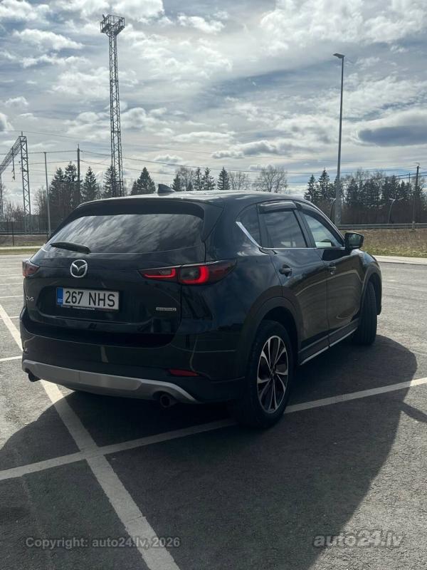 Black Mazda CX-5 2022 in Narva, with an engine capacity of 2.50 L and mileage of 66 thousand km for 28500 €, photo 4 on AUTOMOTO.COM.LV