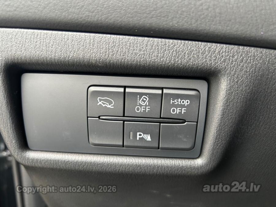 Black Mazda CX-5 2022 in Tallinn, with an engine capacity of 2.00 L and mileage of 81 thousand km for 24990 €, photo 10 on AUTOMOTO.COM.LV