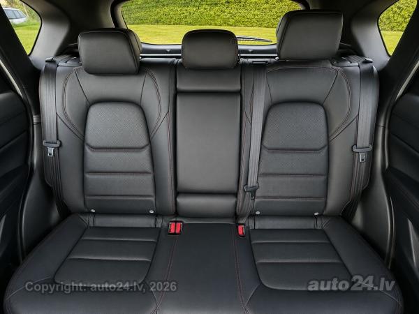 Melns Mazda CX-5 2023 Tallina, ar dzinēja tilpumu 2.50 L un nobraukumu 58 tūkst. km par 34700 €, foto 5 vietnē AUTOMOTO.COM.LV