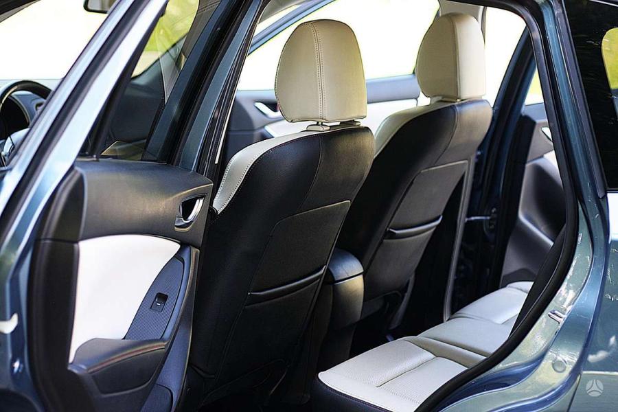 Zils Mazda CX-5 2014 Kretinga, ar dzinēja tilpumu 2.19 L un nobraukumu 193 tūkst. km par 7999 €, foto 26 vietnē AUTOMOTO.COM.LV