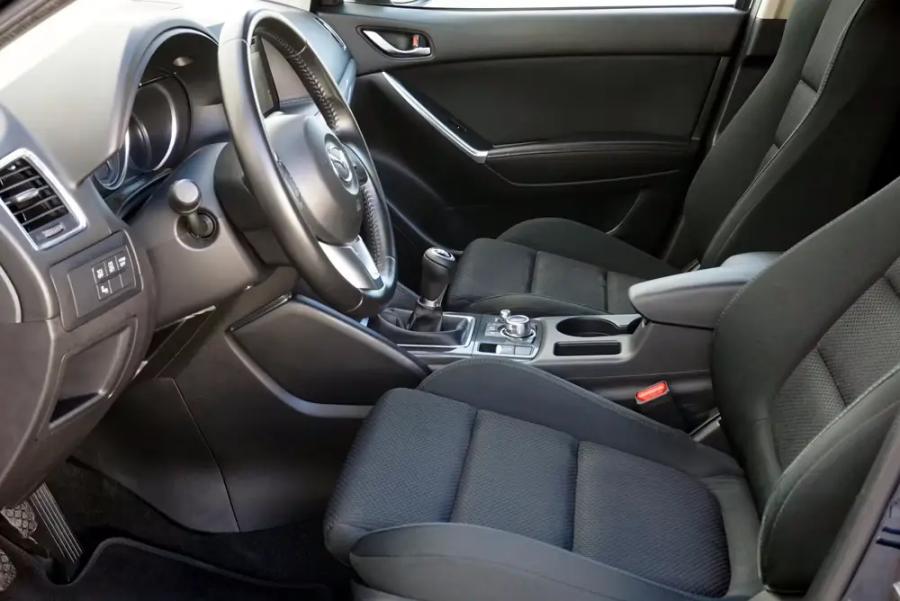 Blue Mazda CX-5 2015 in Riga, with an engine capacity of 2.20 L and mileage of 165 thousand km for 7500 €, photo 18 on AUTOMOTO.COM.LV