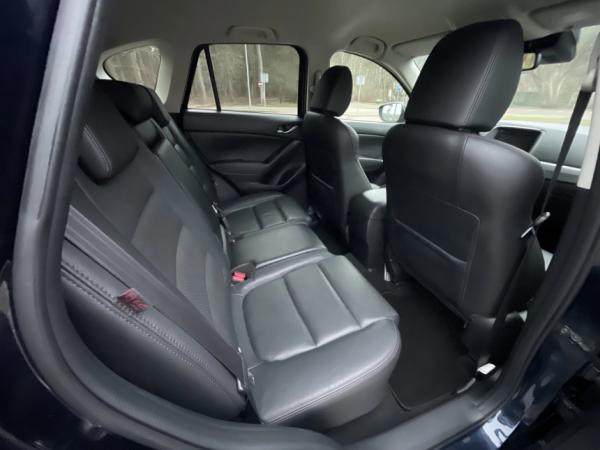 Zils Mazda CX-5 2016 Rīga, ar dzinēja tilpumu 2.20 L un nobraukumu 215 tūkst. km par 12450 €, foto 2 vietnē AUTOMOTO.COM.LV