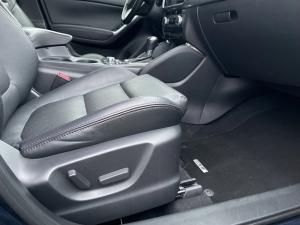 Blue Mazda CX-5 2016 in Riga, with an engine capacity of 2.20 L and mileage of 215 thousand km for 12450 €, photo 8 on AUTOMOTO.COM.LV