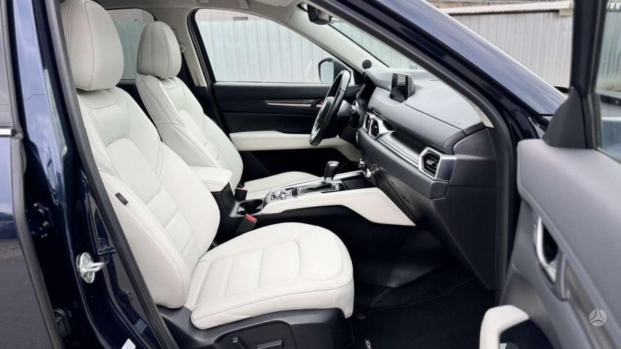 Blue Mazda CX-5 2017 in Telschi, with an engine capacity of 2.19 L and mileage of 192 thousand km for 14700 €, photo 16 on AUTOMOTO.COM.LV