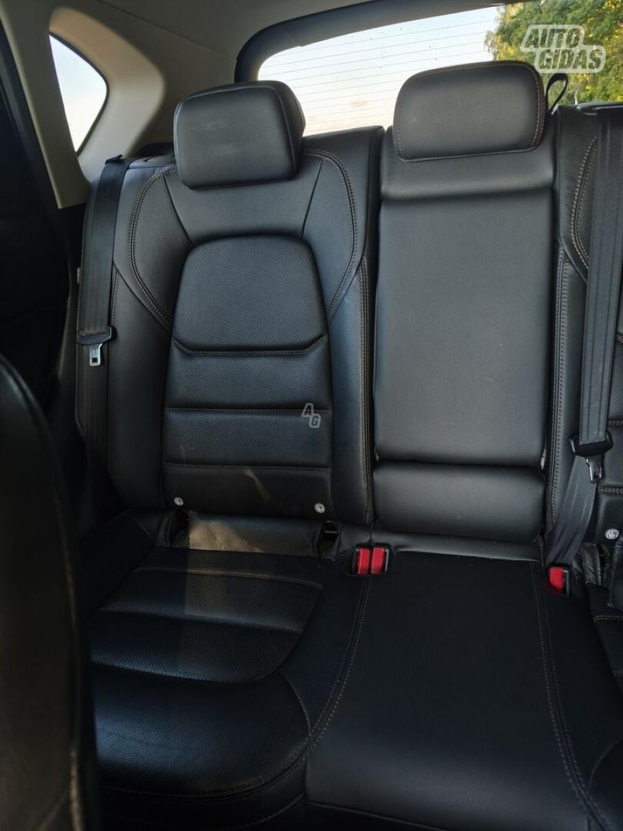 Blue Mazda CX-5 2017 in Siauliai, with an engine capacity of 2.20 L and mileage of 200 thousand km for 11500 €, photo 9 on AUTOMOTO.COM.LV