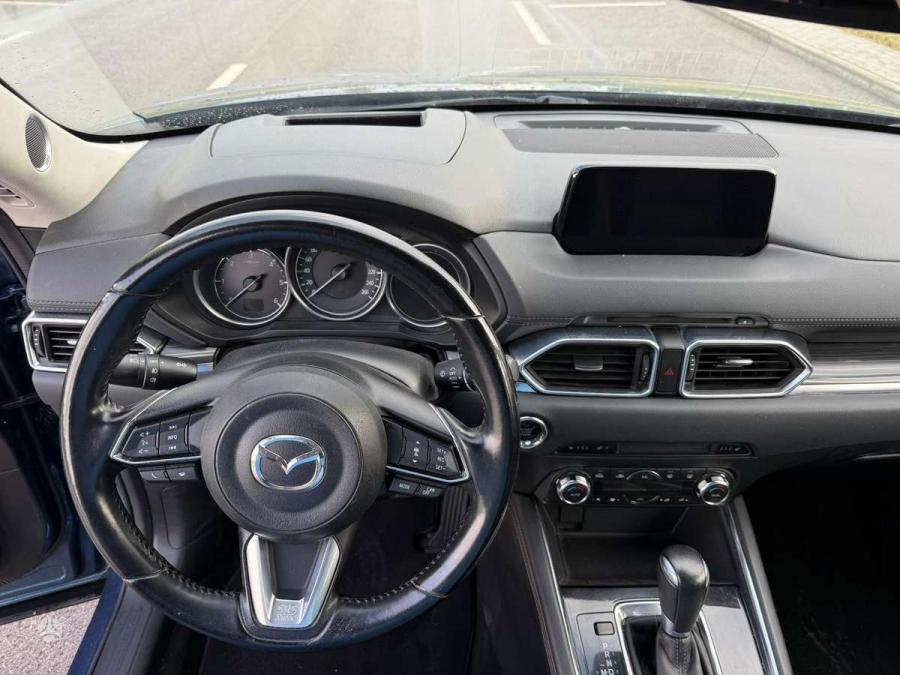 Zils Mazda CX-5 2018 Marijampole, ar dzinēja tilpumu 2.19 L un nobraukumu 320 tūkst. km par 9500 €, foto 10 vietnē AUTOMOTO.COM.LV