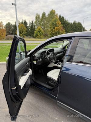 Blue Mazda CX-5 2020 in Tallinn, with an engine capacity of 2.50 L and mileage of 92 thousand km for 21900 €, photo 12 on AUTOMOTO.COM.LV