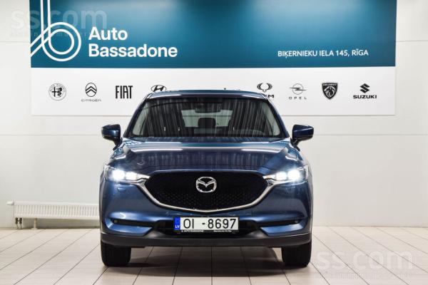 Blue Mazda CX-5 2021 in Riga, with an engine capacity of 2.00 L and mileage of 31 thousand km for 20990 €, photo 2 on AUTOMOTO.COM.LV