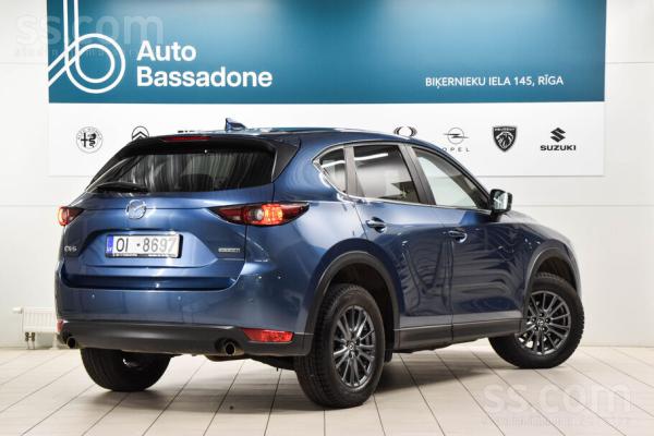 Blue Mazda CX-5 2021 in Riga, with an engine capacity of 2.00 L and mileage of 31 thousand km for 20990 €, photo 5 on AUTOMOTO.COM.LV