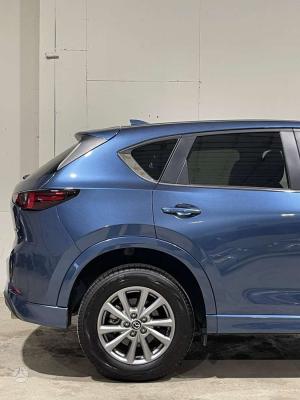 Zils Mazda CX-5 2024 Klaipėda, ar dzinēja tilpumu 2.49 L un nobraukumu 30 tūkst. km par 24500 €, foto 54 vietnē AUTOMOTO.COM.LV