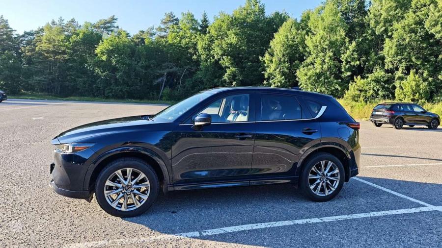 Blue Mazda CX-5 2025 in Klaipeda, with an engine capacity of 2.50 L and mileage of 9 thousand km for 29300 €, photo 6 on AUTOMOTO.COM.LV