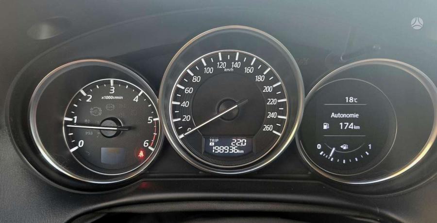 Brown Mazda CX-5 2015 in Taurage, with an engine capacity of 2.19 L and mileage of 190 thousand km for 7700 €, photo 16 on AUTOMOTO.COM.LV