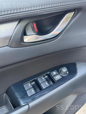 Brown Mazda CX-5 2018 in Riga, with an engine capacity of 2.00 L and mileage of 107 thousand km for 17500 €, photo 14 on AUTOMOTO.COM.LV
