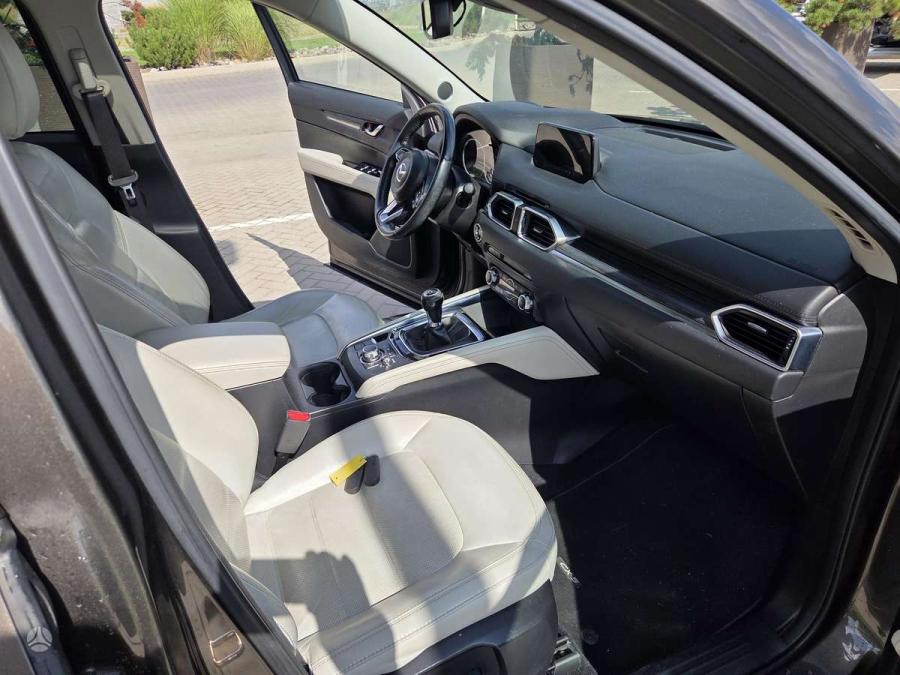 Brown Mazda CX-5 2017 in Taurage, with an engine capacity of 2.20 L and mileage of 223 thousand km for 10500 €, photo 16 on AUTOMOTO.COM.LV