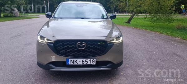 Зеленый Мазда СХ-5 2023 в Елгава, объемом двигателя 2.50 л и пробегом 54 тыс. км за 24500 €, фото 1 на AUTOMOTO.COM.LV