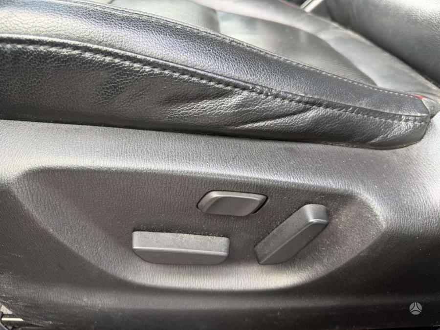Grey Mazda CX-5 2012 in Siauliai, with an engine capacity of 2.19 L and mileage of 240 thousand km for 3400 €, photo 14 on AUTOMOTO.COM.LV