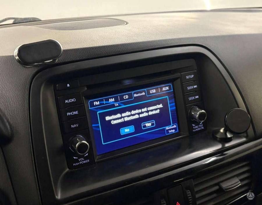 Grey Mazda CX-5 2012 in Marijampole, with an engine capacity of 2.19 L and mileage of 192 thousand km for 6999 €, photo 7 on AUTOMOTO.COM.LV