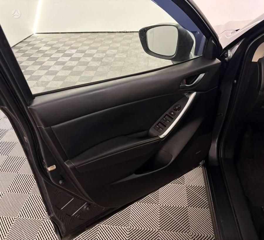 Grey Mazda CX-5 2012 in Marijampole, with an engine capacity of 2.19 L and mileage of 192 thousand km for 6999 €, photo 26 on AUTOMOTO.COM.LV