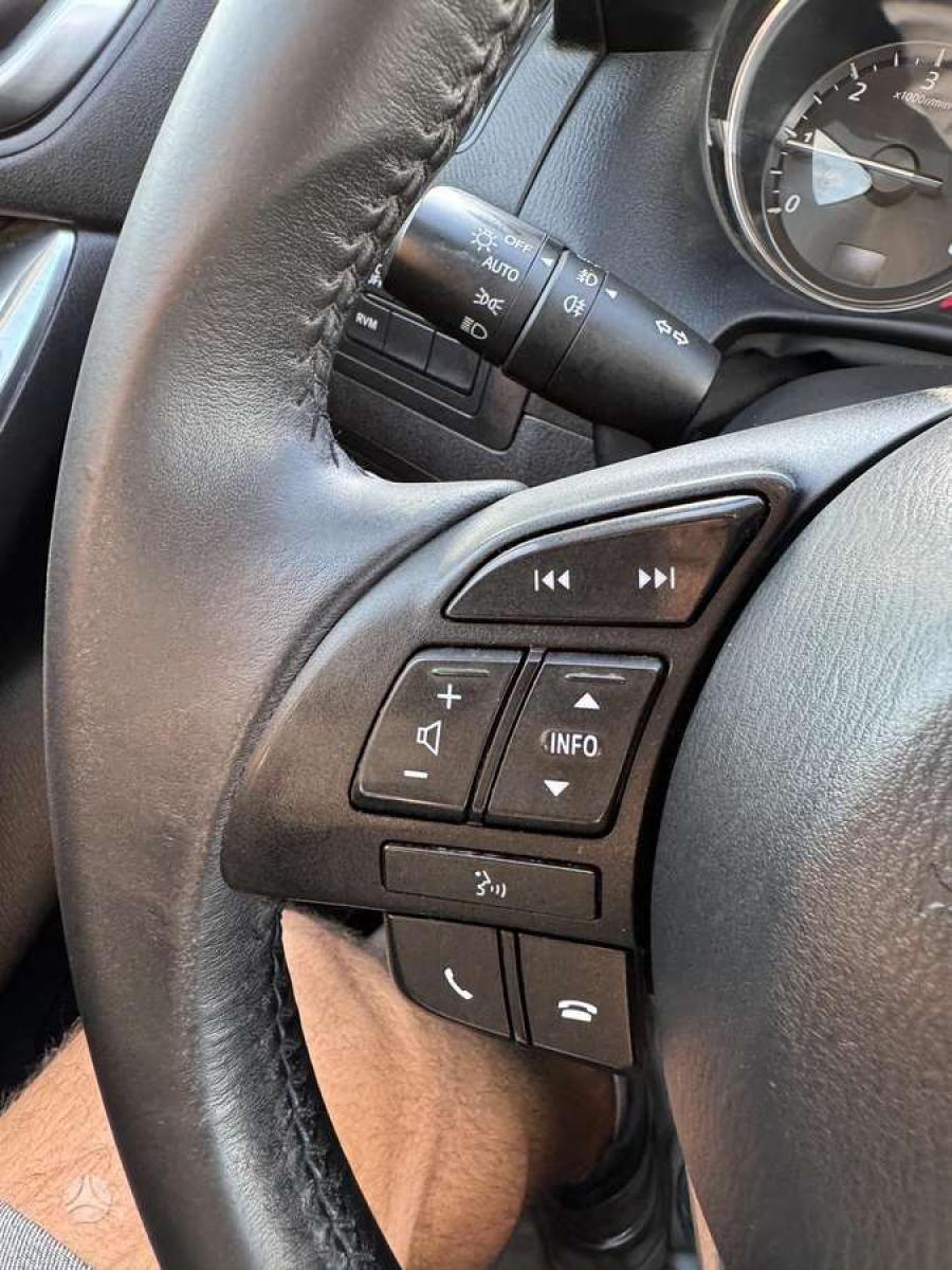 Pelēks Mazda CX-5 2012 Telšiai, ar dzinēja tilpumu 2.19 L un nobraukumu 197 tūkst. km par 6300 €, foto 30 vietnē AUTOMOTO.COM.LV