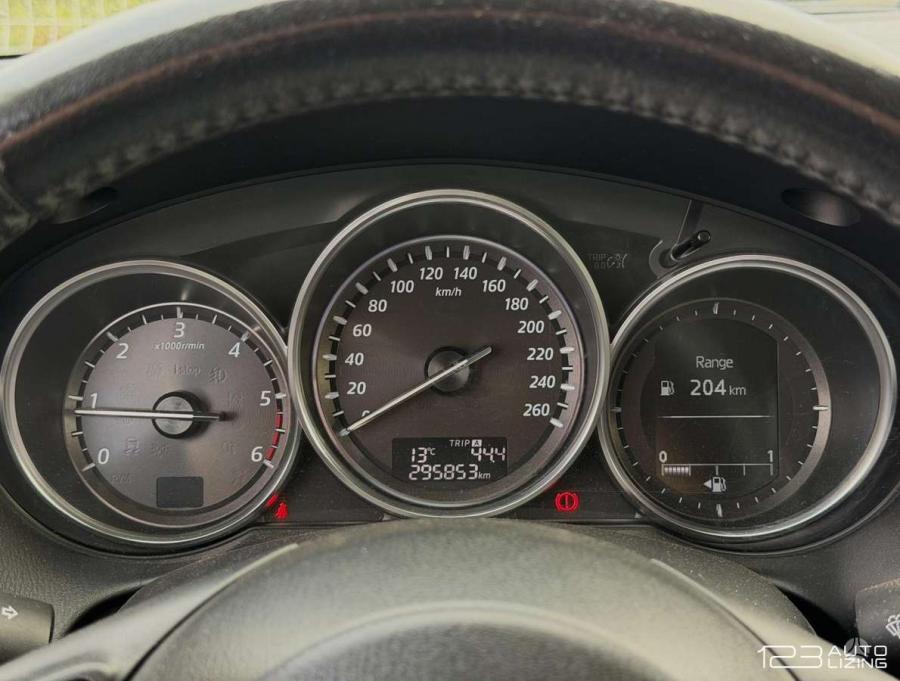 Pelēks Mazda CX-5 2012 Tauragė, ar dzinēja tilpumu 2.20 L un nobraukumu 295 tūkst. km par 4999 €, foto 15 vietnē AUTOMOTO.COM.LV