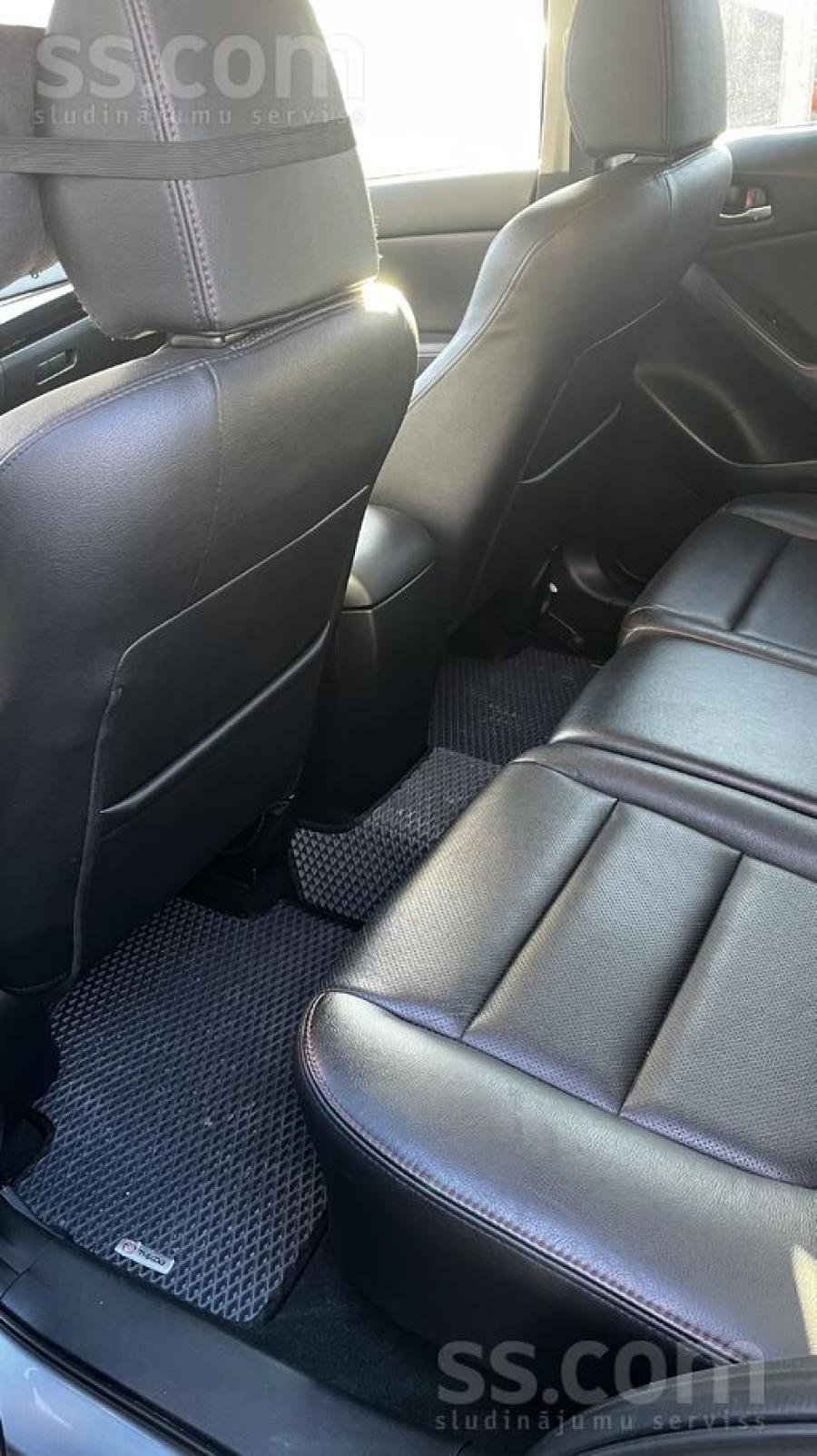 Grey Mazda CX-5 2013 in Jelgava, with an engine capacity of 2.20 L and mileage of 182 thousand km for 8555 €, photo 13 on AUTOMOTO.COM.LV