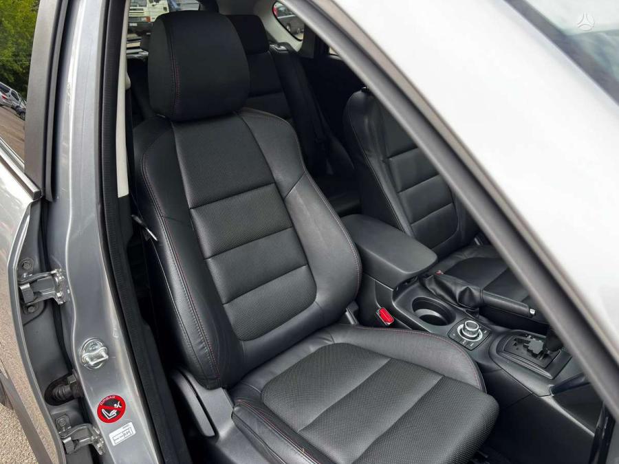 Pelēks Mazda CX-5 2013 Panevēža, ar dzinēja tilpumu 2.19 L un nobraukumu 134 tūkst. km par 6999 €, foto 12 vietnē AUTOMOTO.COM.LV