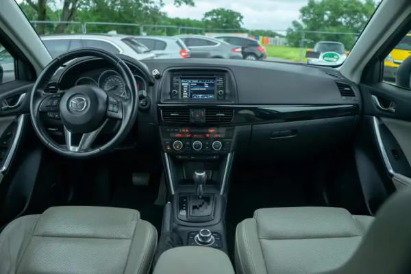Pelēks Mazda CX-5 2014 Liepāja, ar dzinēja tilpumu 2.20 L un nobraukumu 192 tūkst. km par 11450 €, foto 7 vietnē AUTOMOTO.COM.LV