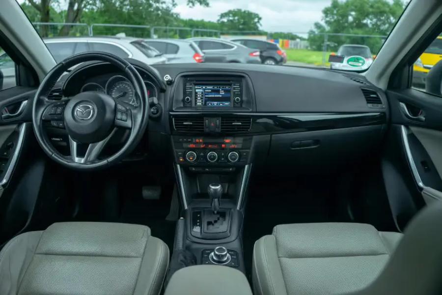 Pelēks Mazda CX-5 2014 Liepāja, ar dzinēja tilpumu 2.20 L un nobraukumu 192 tūkst. km par 11450 €, foto 8 vietnē AUTOMOTO.COM.LV