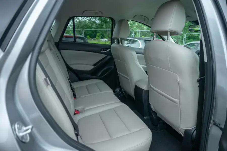 Pelēks Mazda CX-5 2014 Liepāja, ar dzinēja tilpumu 2.20 L un nobraukumu 192 tūkst. km par 11450 €, foto 12 vietnē AUTOMOTO.COM.LV