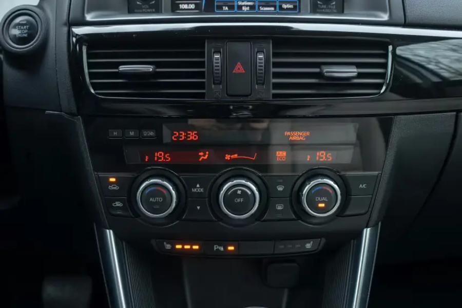 Pelēks Mazda CX-5 2014 Liepāja, ar dzinēja tilpumu 2.20 L un nobraukumu 192 tūkst. km par 11450 €, foto 15 vietnē AUTOMOTO.COM.LV