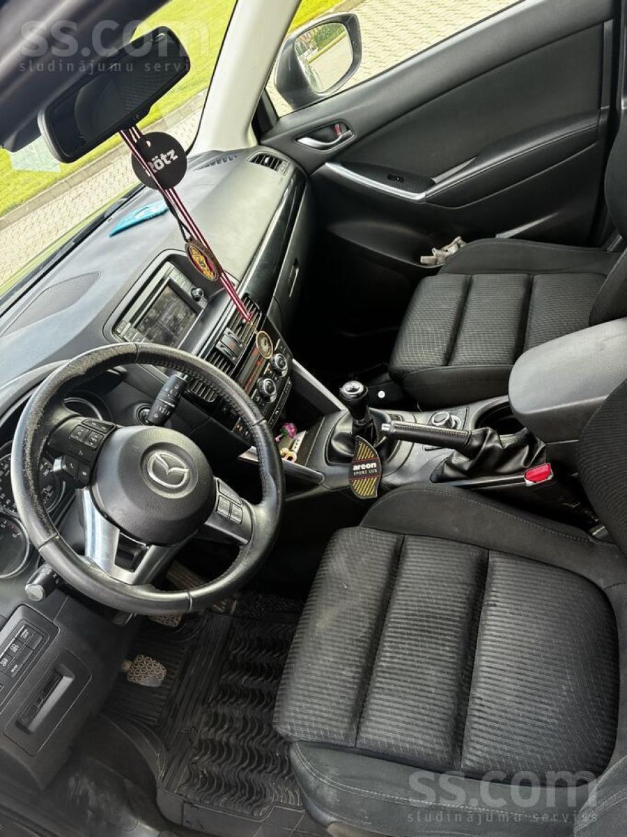 Pelēks Mazda CX-5 2014 Cēsis, ar dzinēja tilpumu 2.20 L un nobraukumu 272 tūkst. km par 7499 €, foto 5 vietnē AUTOMOTO.COM.LV