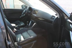 Pelēks Mazda CX-5 2014 Daugavpils, ar dzinēja tilpumu 2.20 L un nobraukumu 256 tūkst. km par 7490 €, foto 15 vietnē AUTOMOTO.COM.LV