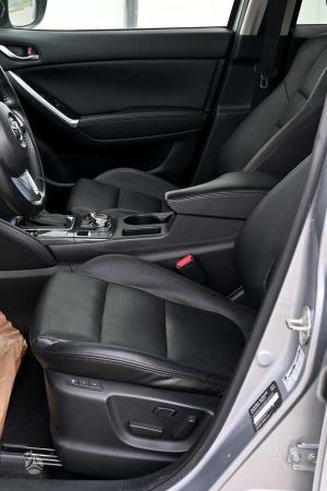 Grey Mazda CX-5 2015 in Kretinga, with an engine capacity of 2.19 L and mileage of 232 thousand km for 9699 €, photo 19 on AUTOMOTO.COM.LV