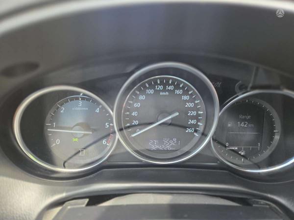 Grey Mazda CX-5 2015 in Vilnius, with an engine capacity of 2.19 L and mileage of 324 thousand km for 7300 €, photo 4 on AUTOMOTO.COM.LV