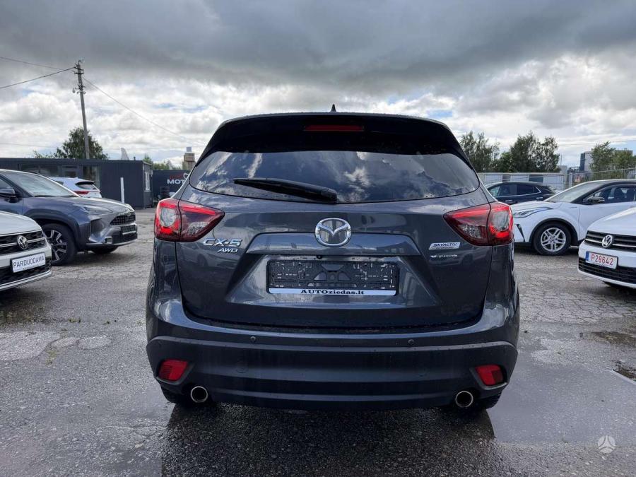 Pelēks Mazda CX-5 2016 Panevēža, ar dzinēja tilpumu 2.19 L un nobraukumu 172 tūkst. km par 10500 €, foto 7 vietnē AUTOMOTO.COM.LV