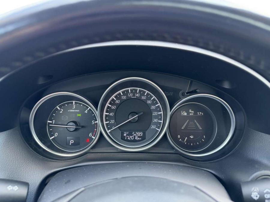 Pelēks Mazda CX-5 2016 Panevēža, ar dzinēja tilpumu 2.19 L un nobraukumu 172 tūkst. km par 10500 €, foto 24 vietnē AUTOMOTO.COM.LV