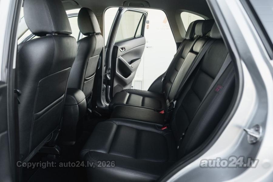 Pelēks Mazda CX-5 2016 Tallina, ar dzinēja tilpumu 2.20 L un nobraukumu 163 tūkst. km par 11990 €, foto 15 vietnē AUTOMOTO.COM.LV