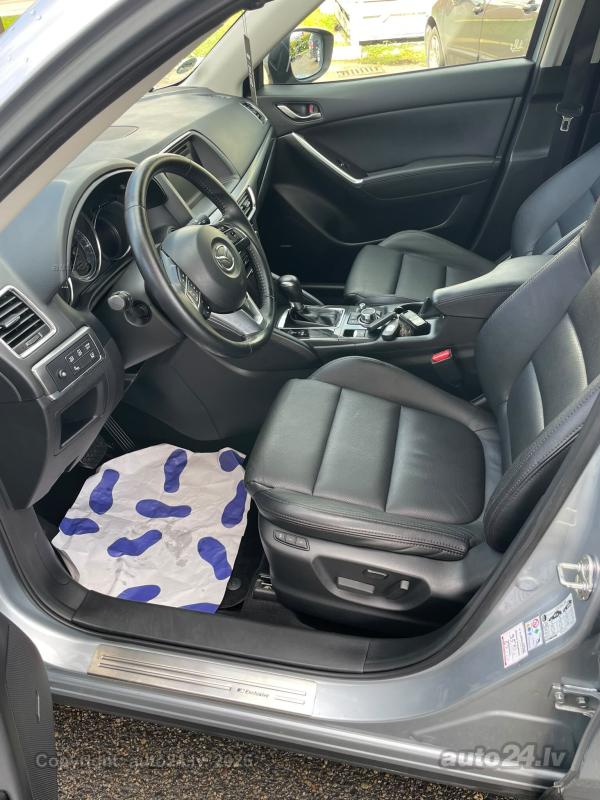 Grey Mazda CX-5 2016 in Tallinn, with an engine capacity of 2.20 L and mileage of 190 thousand km for 9250 €, photo 10 on AUTOMOTO.COM.LV