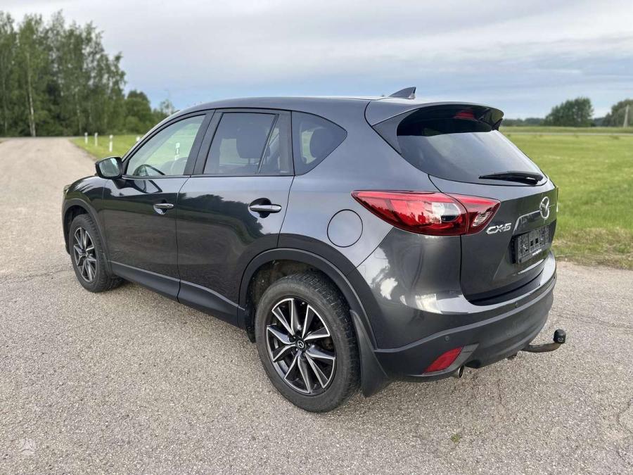 Grey Mazda CX-5 2017 in Rokiskis, with an engine capacity of 2.19 L and mileage of 154 thousand km for 8950 €, photo 4 on AUTOMOTO.COM.LV