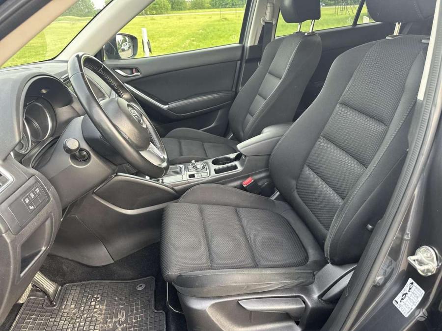Grey Mazda CX-5 2017 in Rokiskis, with an engine capacity of 2.19 L and mileage of 154 thousand km for 8950 €, photo 6 on AUTOMOTO.COM.LV