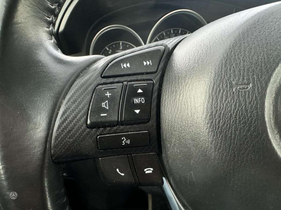 Grey Mazda CX-5 2017 in Rokiskis, with an engine capacity of 2.19 L and mileage of 154 thousand km for 8950 €, photo 18 on AUTOMOTO.COM.LV