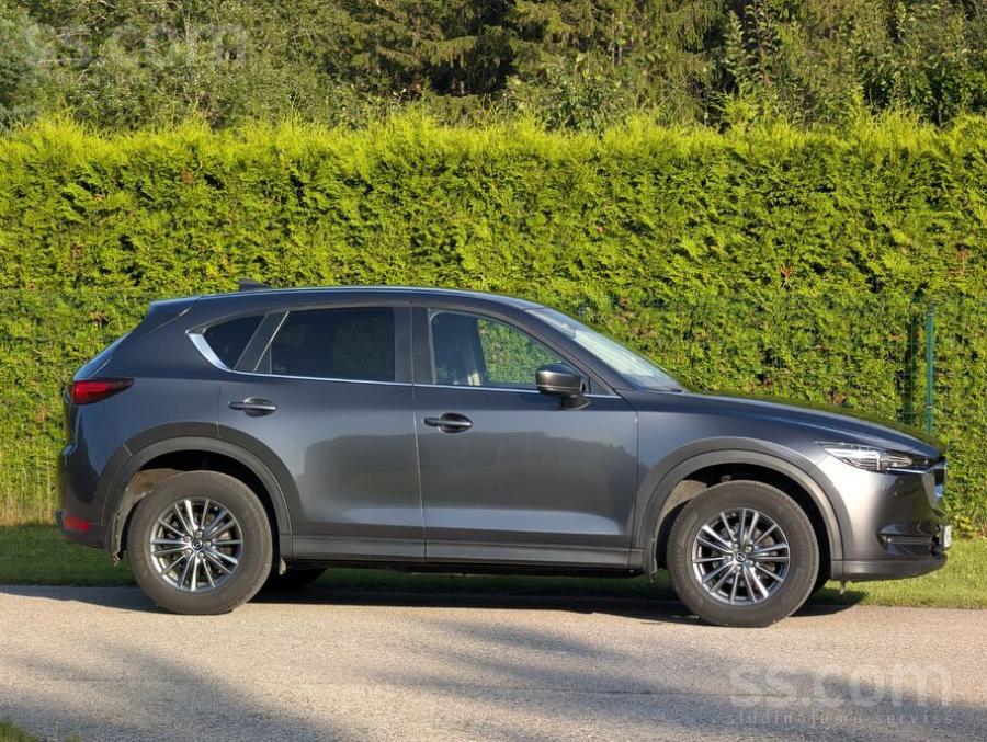 Grey Mazda CX-5 2017 in Riga, with an engine capacity of 2.20 L and mileage of 111 thousand km for 14990 €, photo 3 on AUTOMOTO.COM.LV
