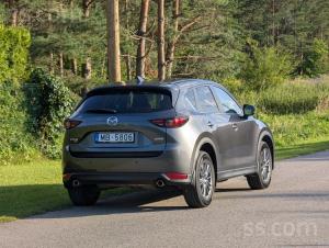 Grey Mazda CX-5 2017 in Riga, with an engine capacity of 2.20 L and mileage of 111 thousand km for 14990 €, photo 4 on AUTOMOTO.COM.LV