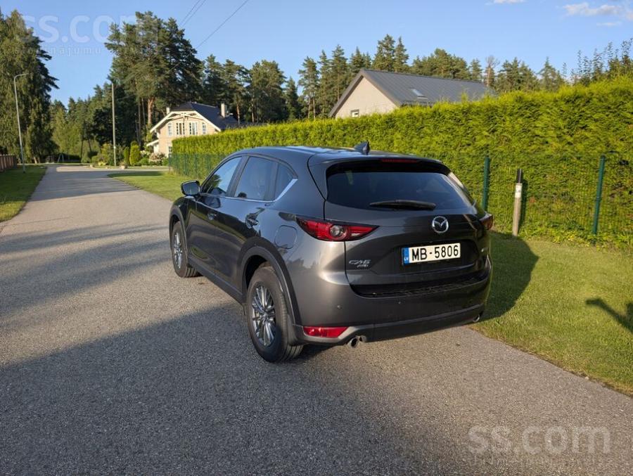 Grey Mazda CX-5 2017 in Riga, with an engine capacity of 2.20 L and mileage of 111 thousand km for 14990 €, photo 6 on AUTOMOTO.COM.LV