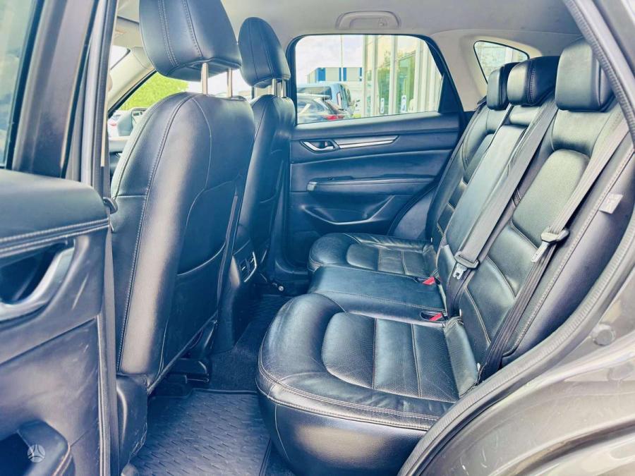 Grey Mazda CX-5 2017 in Kaunas, with an engine capacity of 2.19 L and mileage of 282 thousand km for 9000 €, photo 12 on AUTOMOTO.COM.LV